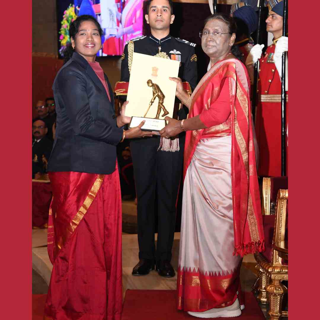 Kavitha Selvaraj Receives Dhyan Chand Award 2023 in Kabaddi - SportsGAGA Kavitha Selvaraj Receives Dhyan Chand Award 2023 in Kabaddi - SportsGAGA